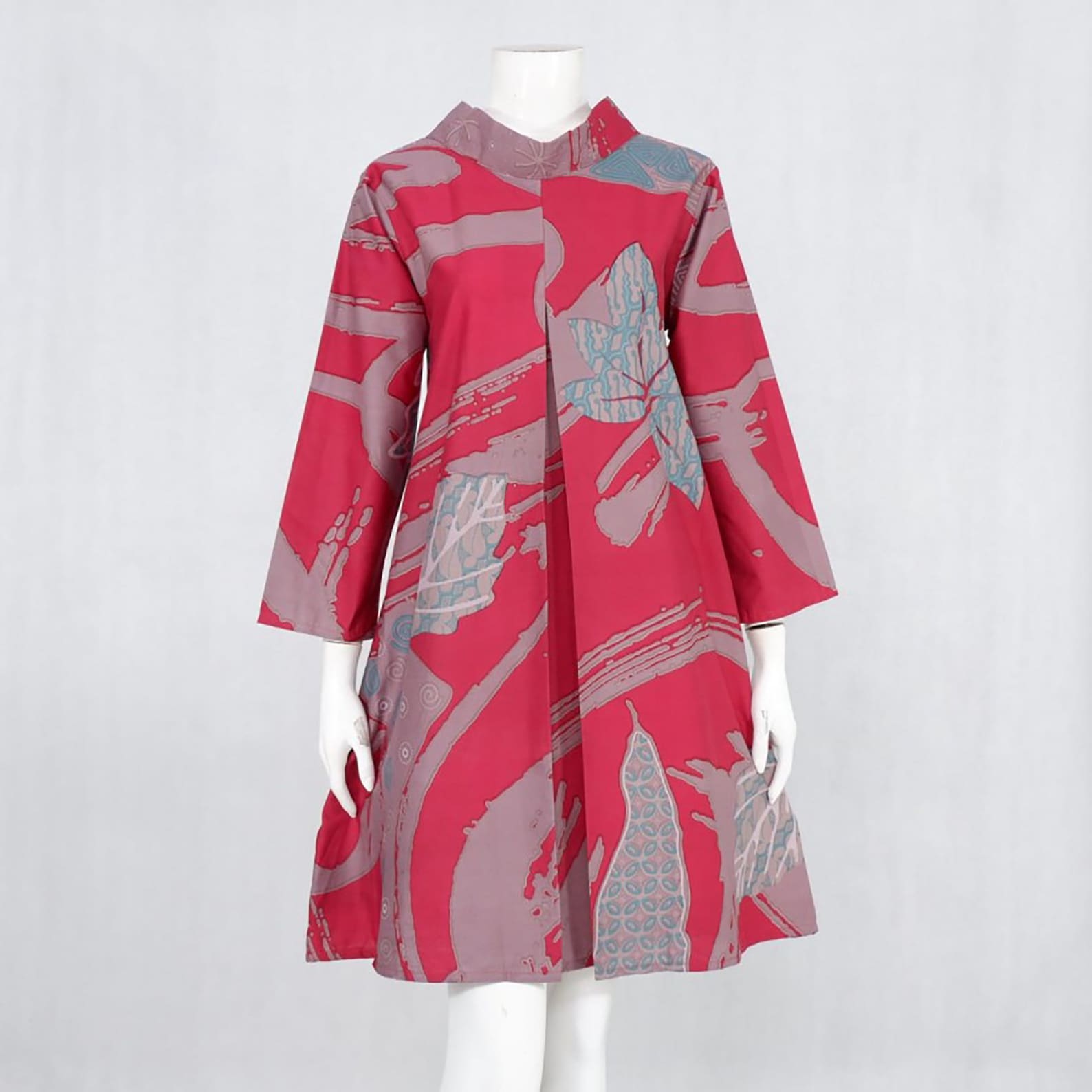 Gipsi Glamour Modern Batik Dress A Chic Blend of Tradition and Style ...
