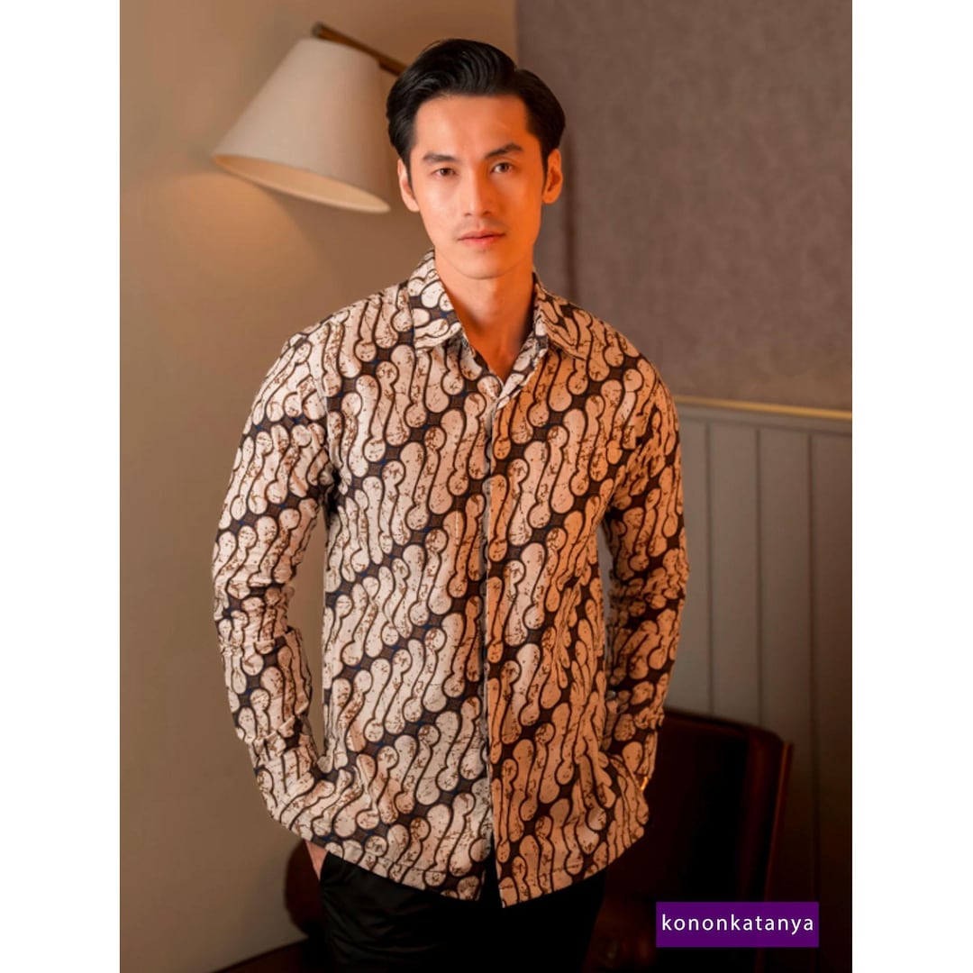 Modern Elegance Pusaka Lakhsana Long Sleeve Batik Shirt, Men Batik ...