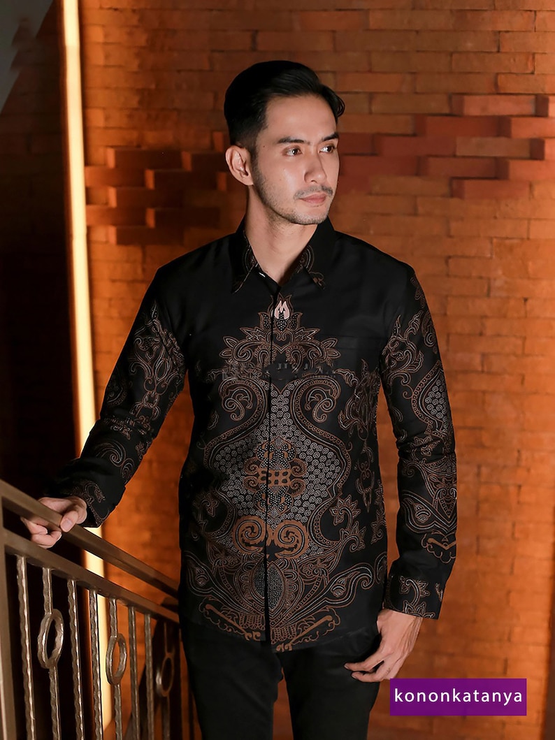 Abinawa I Exquisite Long-sleeved Batik Shirt by Lakhsana Batik, Men ...