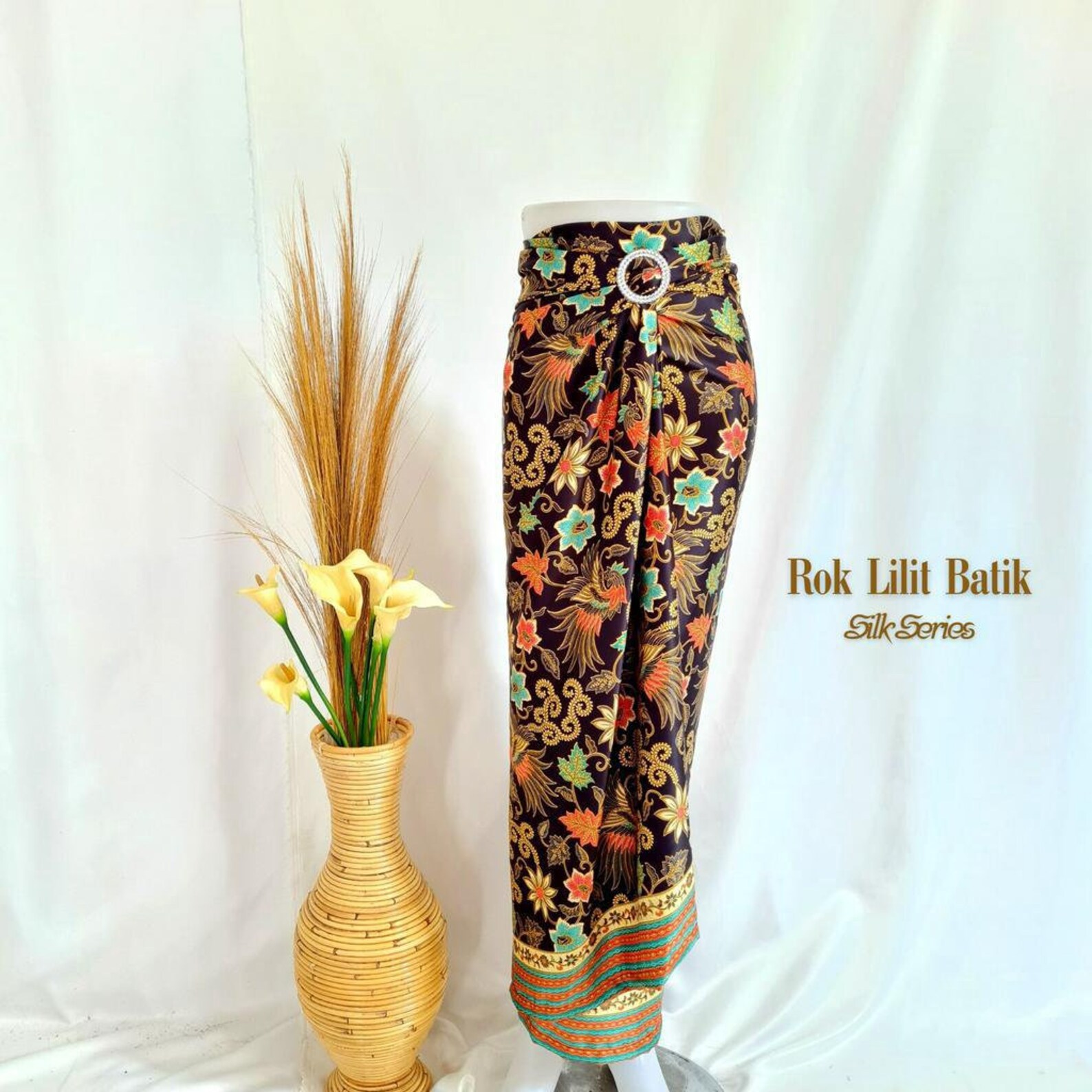 Skirt Silk Rok Lilit Batik Semi Sutra Danar Hadi Free Ring Anara ...