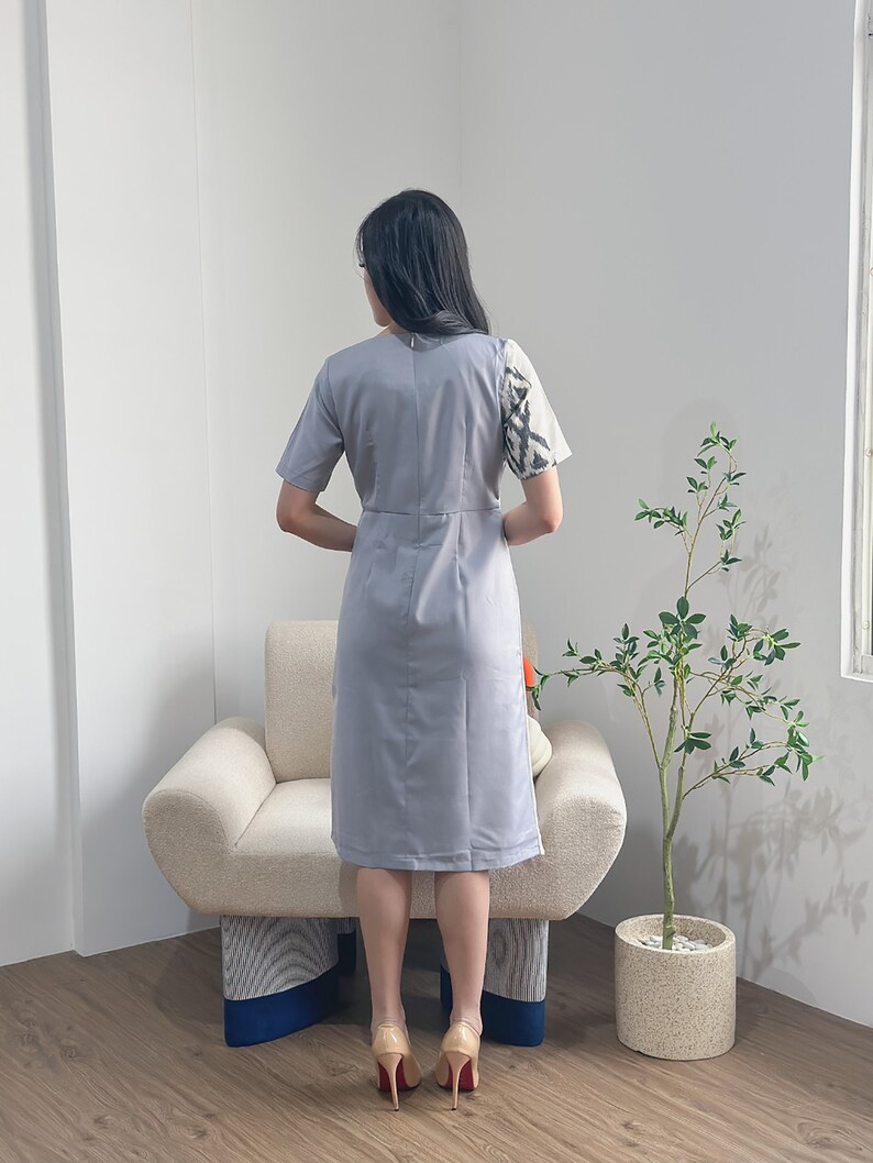 Khakinata Ola Grey Dress A Touch of Tradition in Modern Elegance, Batik ...