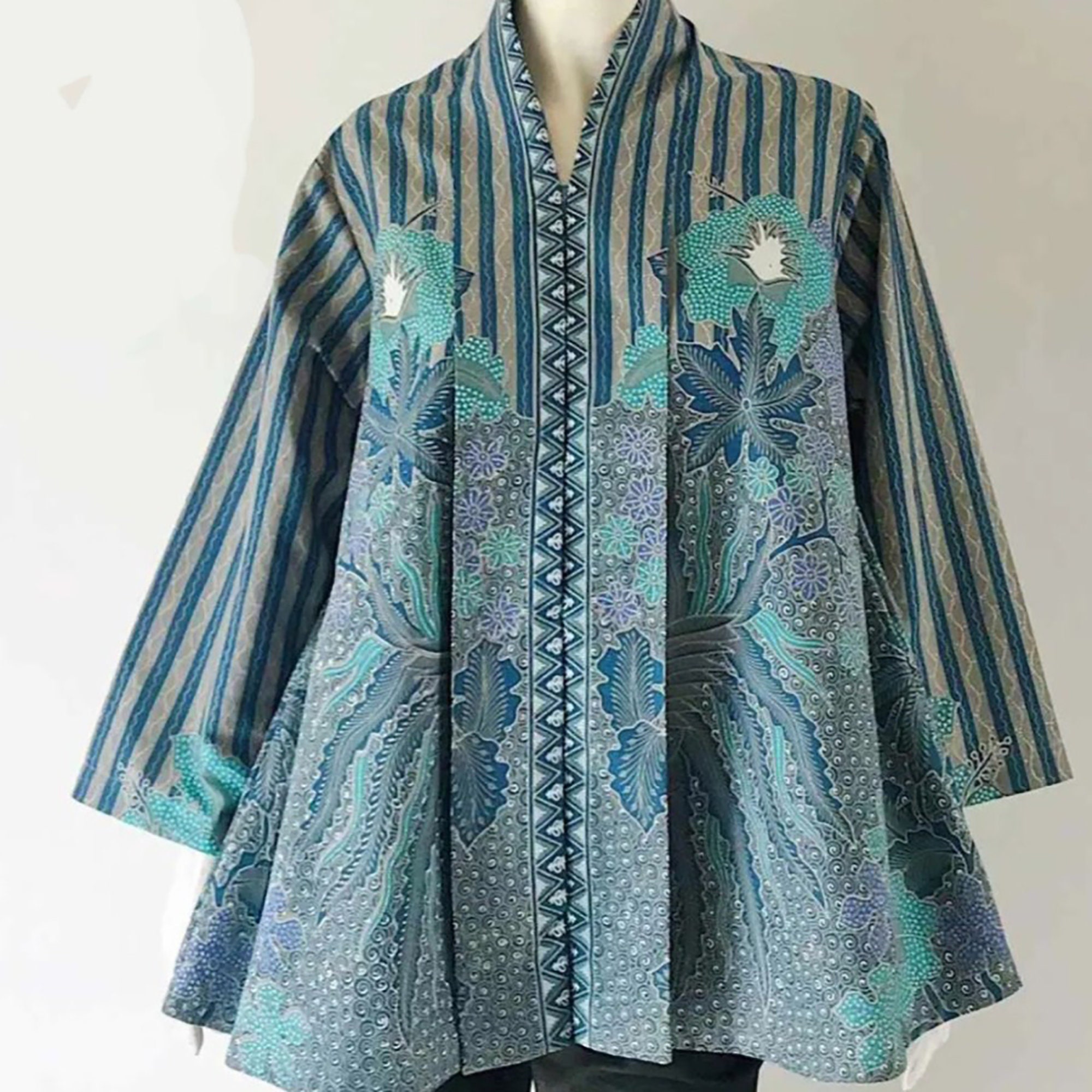 Modern Elegance Stylish Batik Tunik Blouse for Women by Kalimataya - Etsy