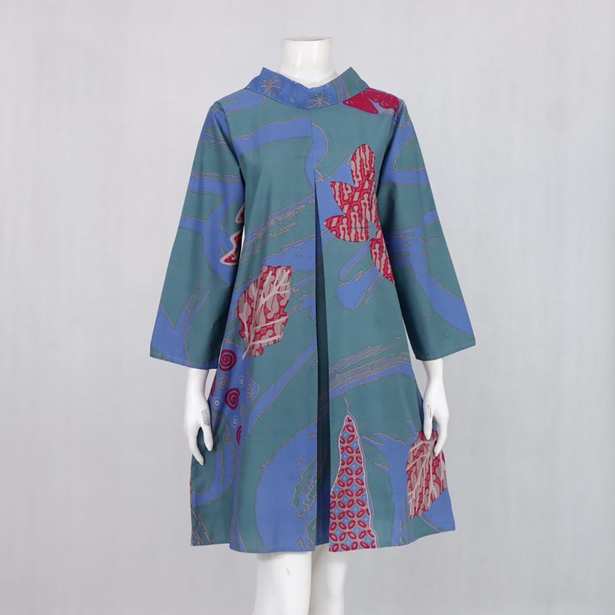 Gipsi Glamour Modern Batik Dress A Chic Blend of Tradition and Style ...