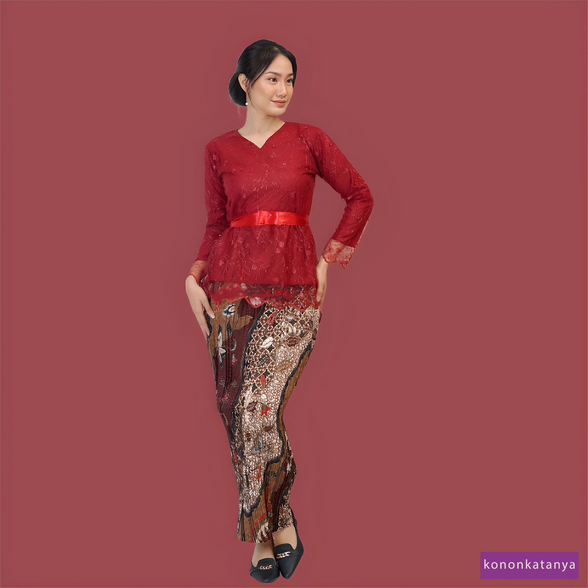 Aurora Tile Trendy Kebaya Set With Plisket Batik Skirt Perfect,kebaya ...