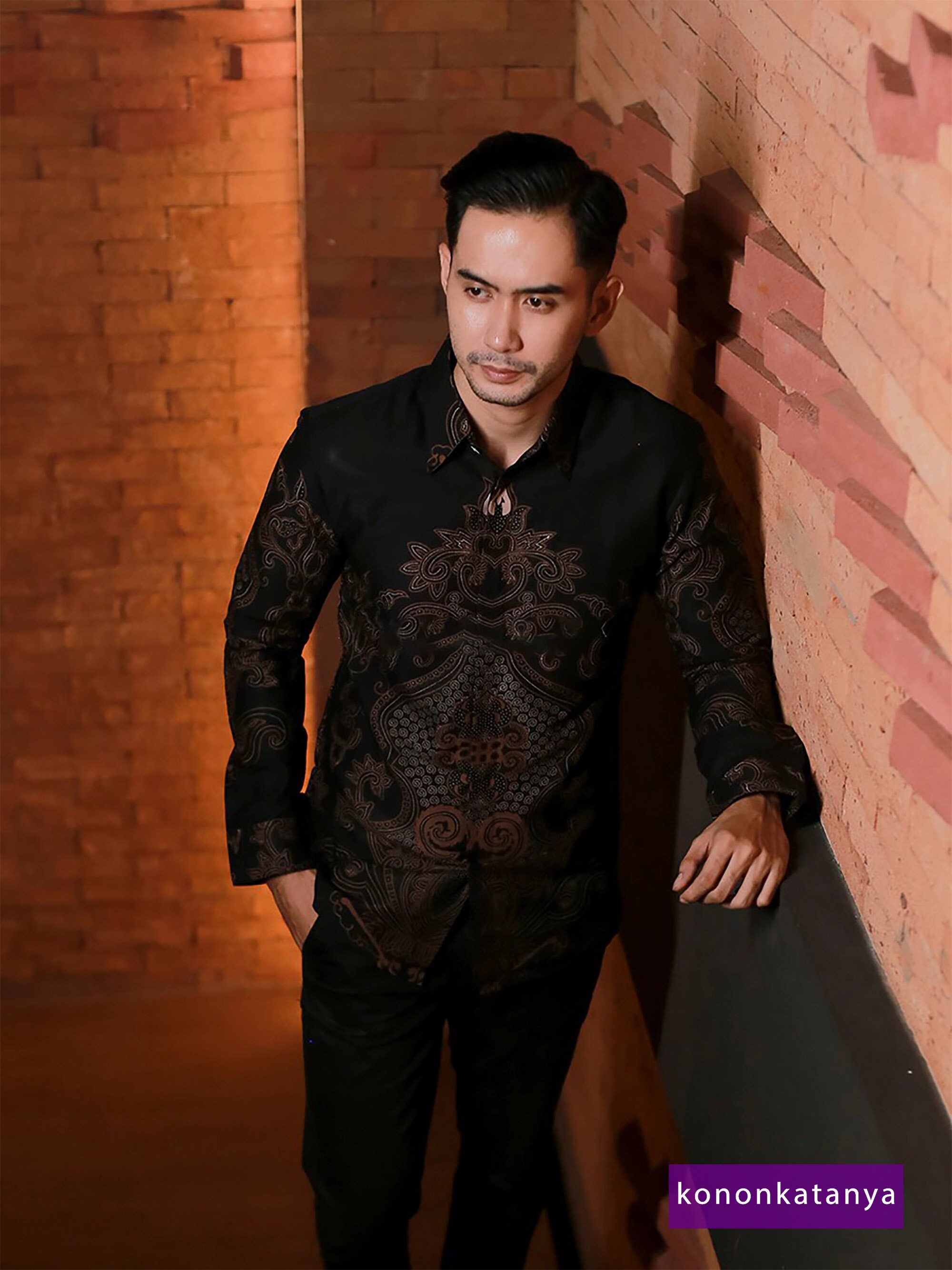 Abinawa I Exquisite Long-sleeved Batik Shirt by Lakhsana Batik, Men ...