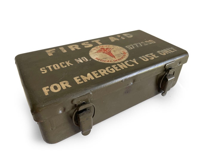 Vintage WWII US Army Medical First Aid Kit 9777300, Jeep Motor Vehicle ...