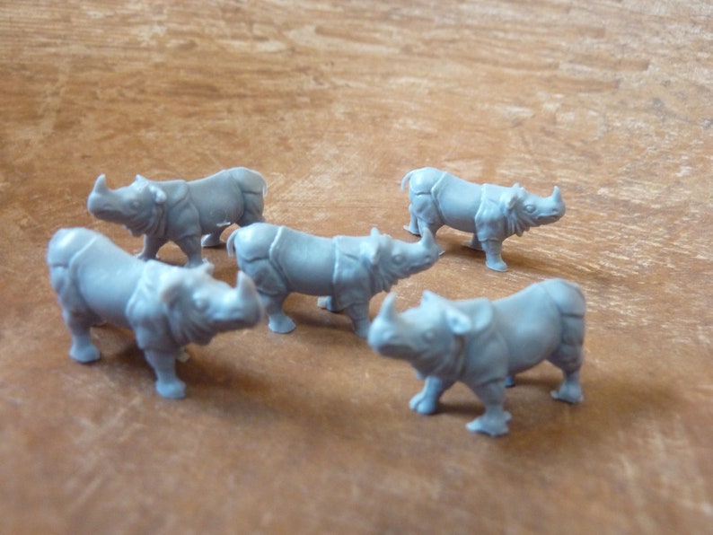 5 Miniature Rhinos Rhinoceros Plastic Zoo Toy Figure Animal Terrarium Fairy Garden Supply Party ...