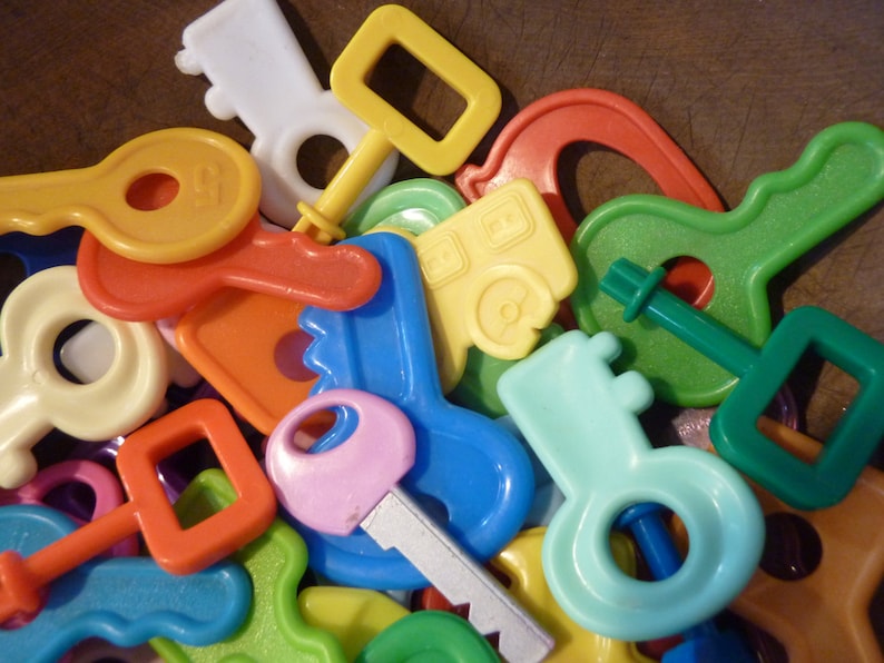 Plastic Toy Baby Keys: Craft Supply, Assemblage, Vintage #2546 - Etsy