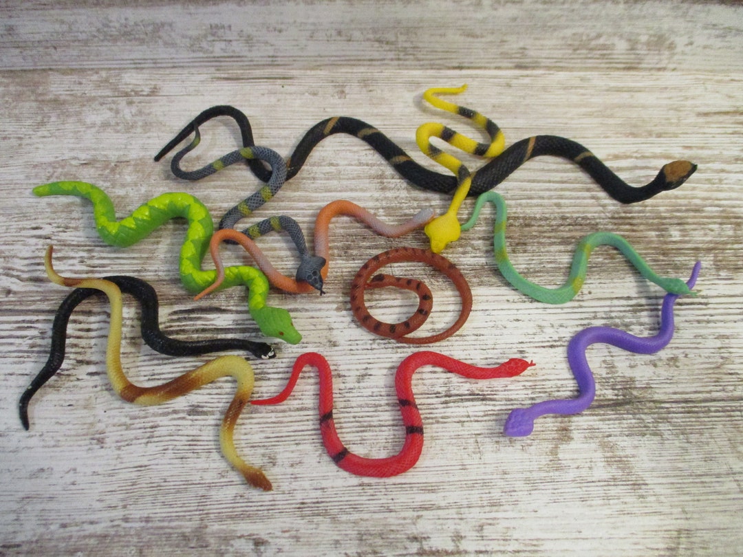 11 Snake Miniature Snakes Toy Rubber Animal Terrarium Fairy Garden Toy ...