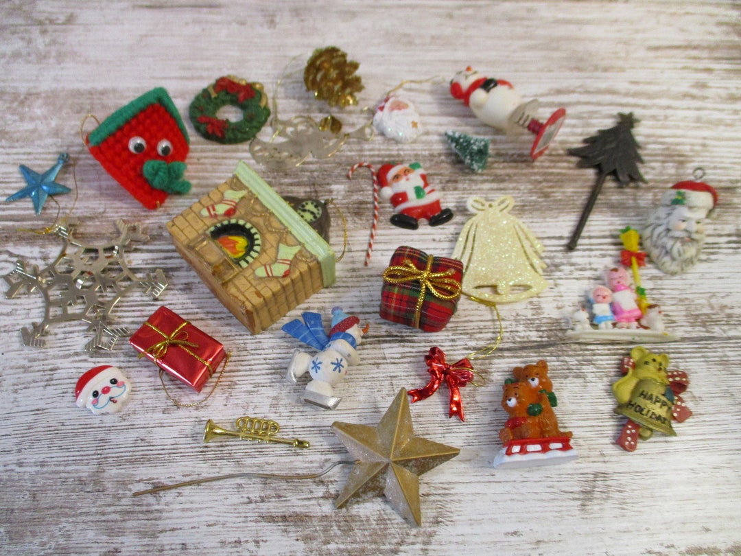 25 Miniature Christmas Advent Ornaments Calendar Tree Countdown Santa ...