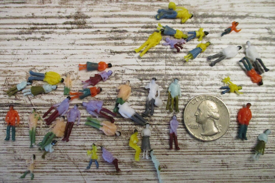 25 Micro Miniature Plastic People: Dollhouse Diorama Figures #4368 - Etsy