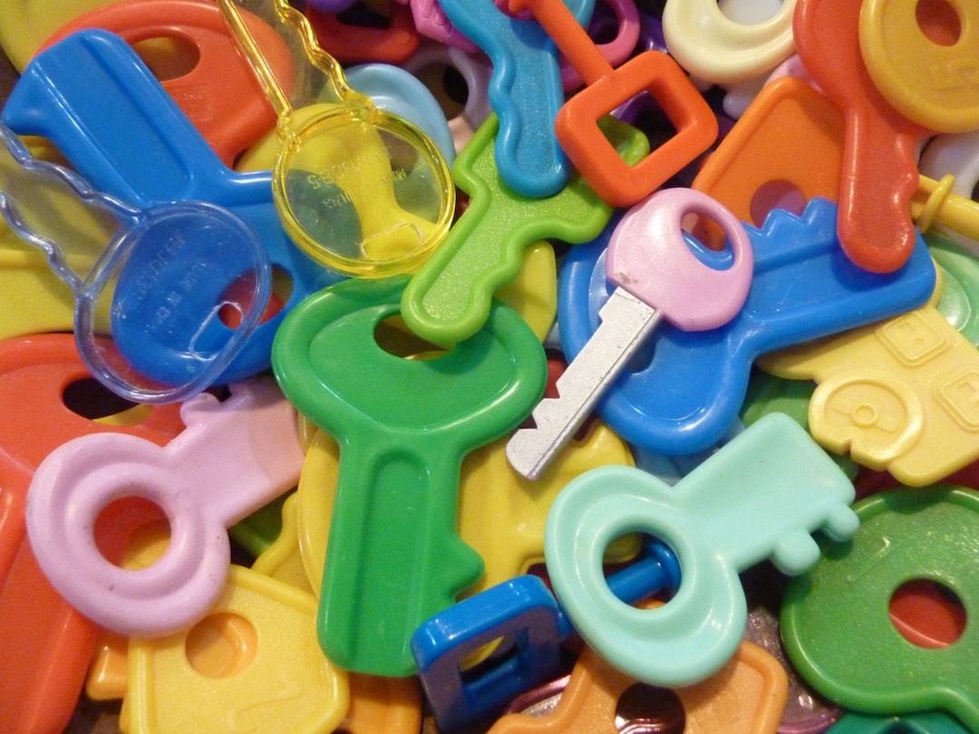 Plastic Toy Baby Keys: Craft Supply, Assemblage, Vintage #2546 - Etsy