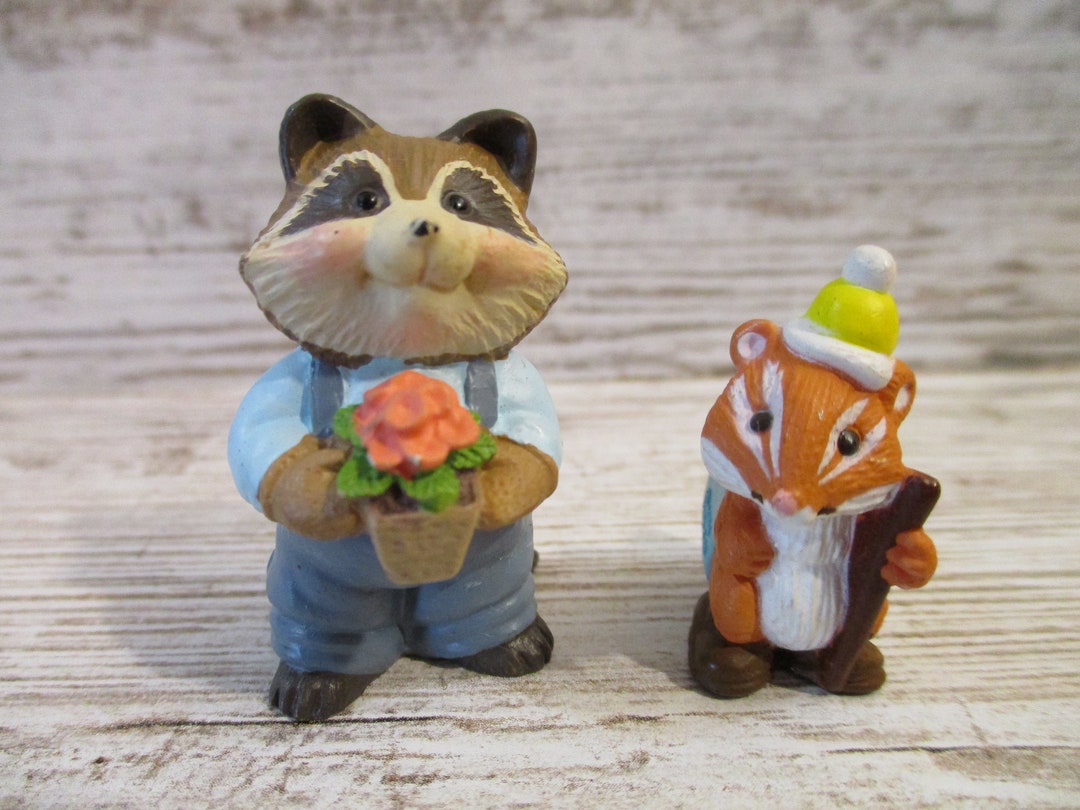 2 Hallmark Miniatures Merry Vintage Figures Figurines Collectible ...