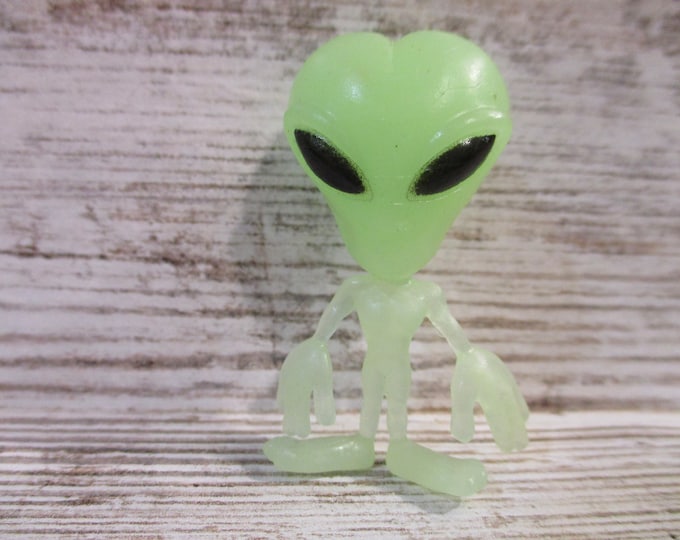 Vintage Alien ET Extra Terrestrial Martian Plastic UFO Miniature Toy ...