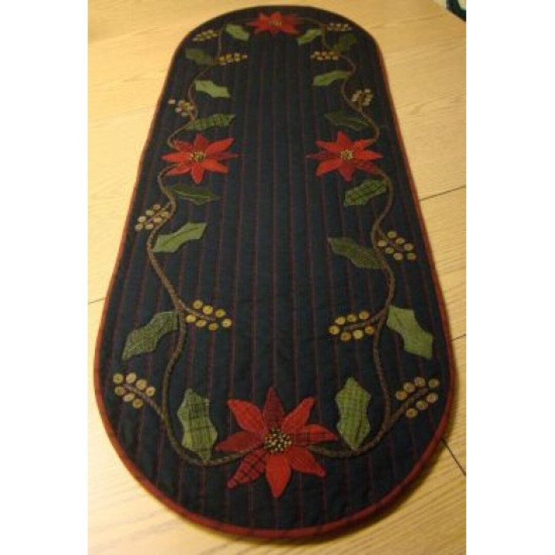 Pattern: Holly & Poinsettia Table Runner - Etsy