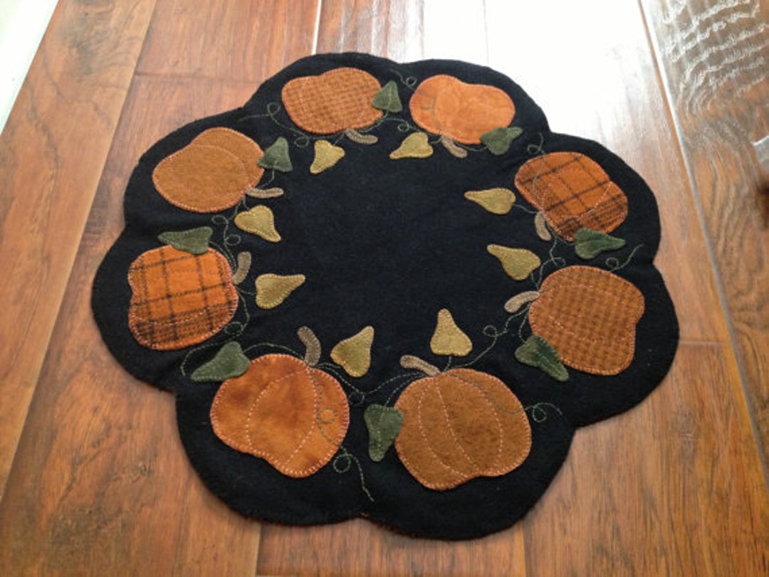 Pattern: Pumpkin Wool Table Mat by Primitive Gatherings - Etsy