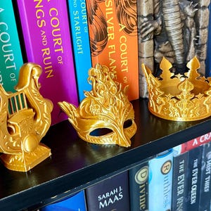 Golden Fae Trove Bookshelf Decor - Golden Harp, Mask, and Crown - Dread ...