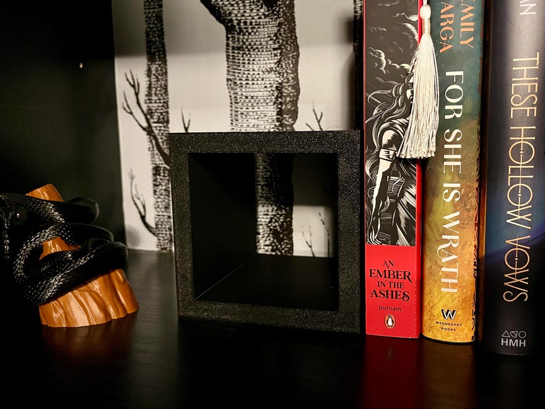 The Cube Bookend Book Riser Set - 3D Printed Bookshelf Decor - Etsy