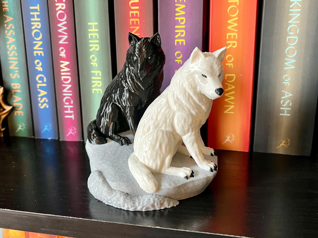 White and Black Wolf Bookshelf Figures - Fae Wolves Figure - TOG ...