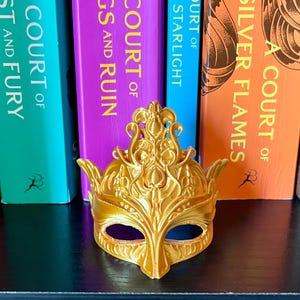 Golden Fae Trove Bookshelf Decor - Golden Harp, Mask, and Crown - Dread ...