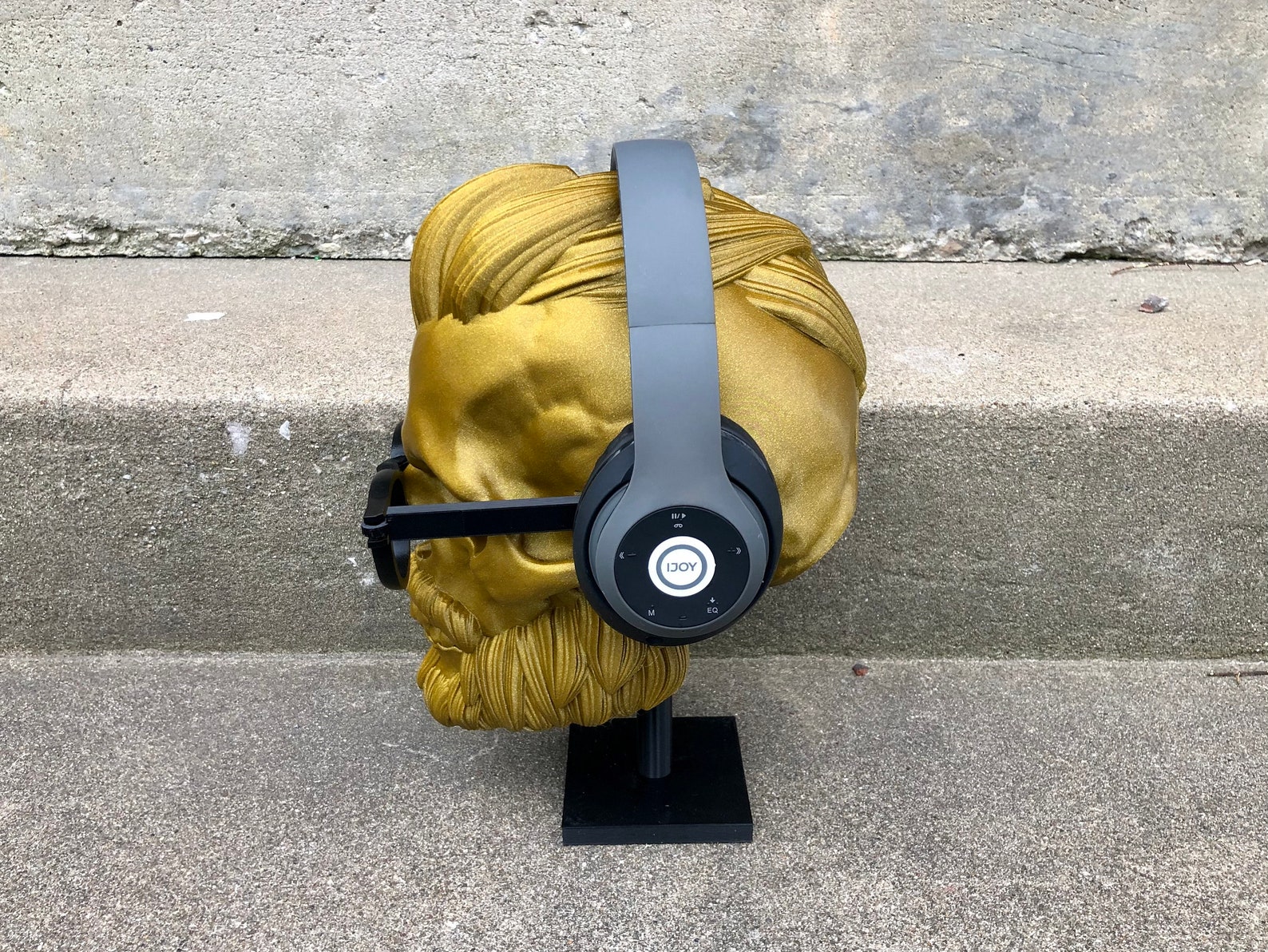 Glasses Bearded Skull 3 Headphone Head - 3D Printed Headphone Stand ...