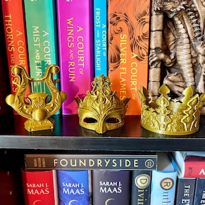 Golden Fae Trove Bookshelf Decor - Golden Harp, Mask, and Crown - Dread ...