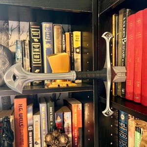 Blade of the King Floating Book Nook Flame of the West Sword That Was ...