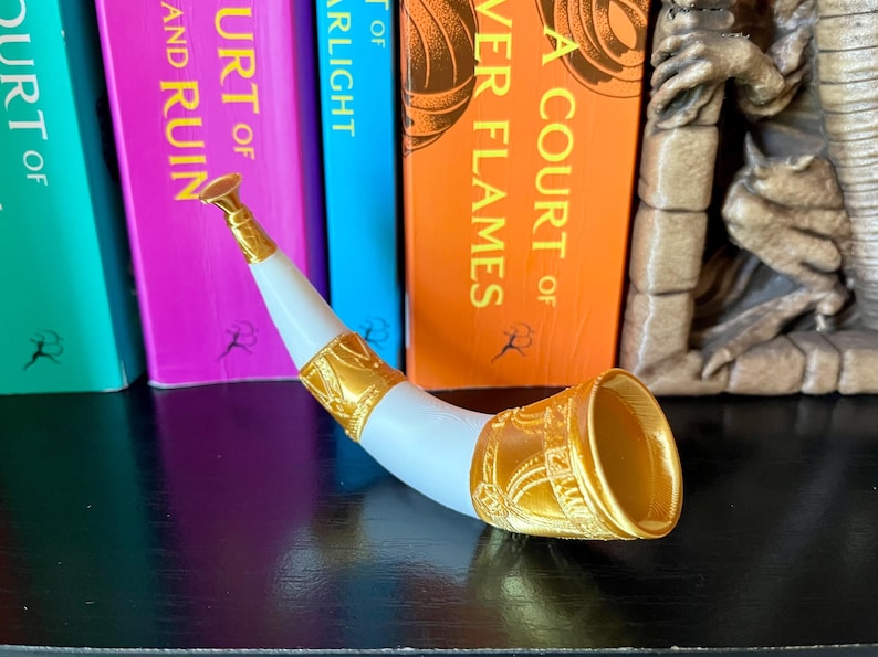Horn of the Fae Trove Bookshelf Decor - Ancient Bone Horn With Golden ...