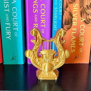 Golden Fae Trove Bookshelf Decor - Golden Harp, Mask, and Crown - Dread ...