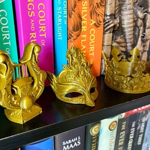 Golden Fae Trove Bookshelf Decor - Golden Harp, Mask, and Crown - Dread ...