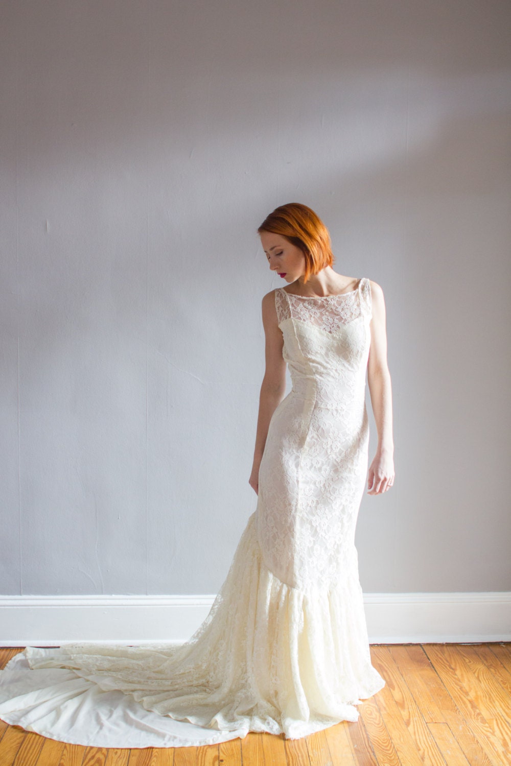 Vintage Lace Hourglass Wedding Gown / Mermaid / Low Back XS S - Etsy