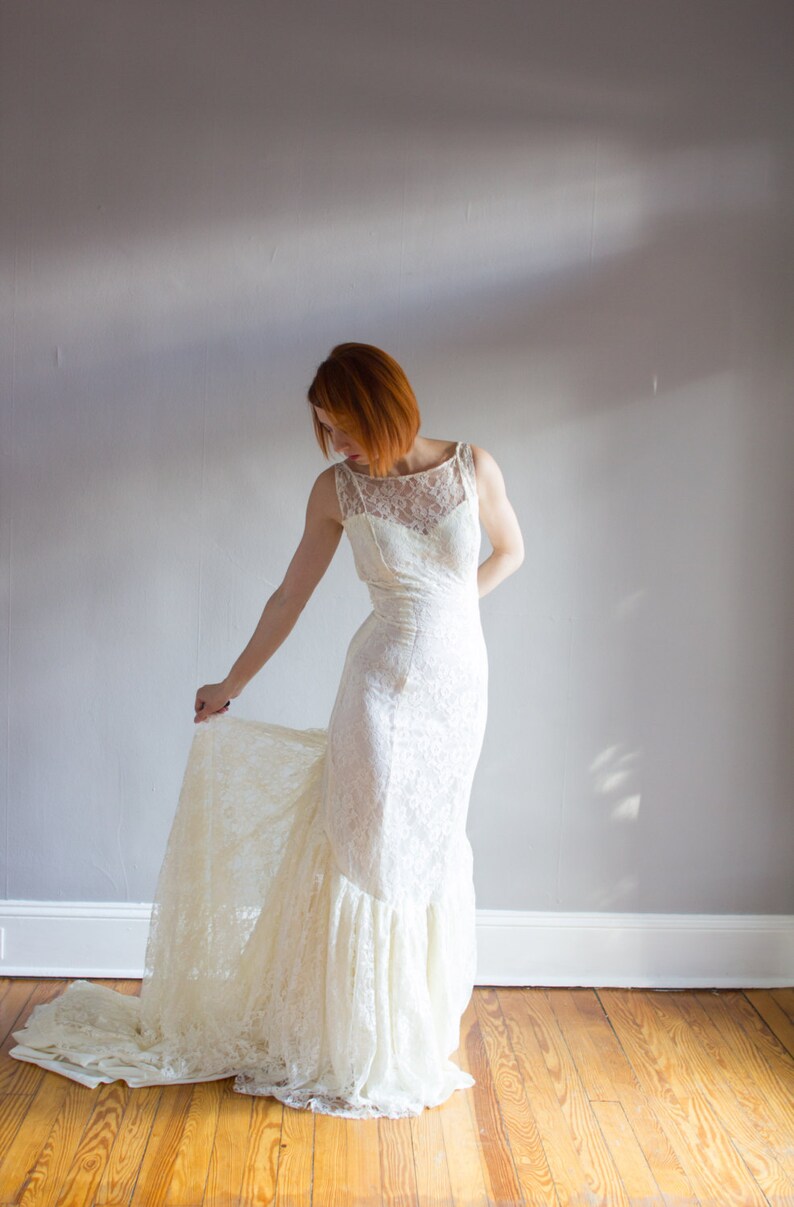 Vintage Lace Hourglass Wedding Gown / Mermaid / Low Back XS S - Etsy