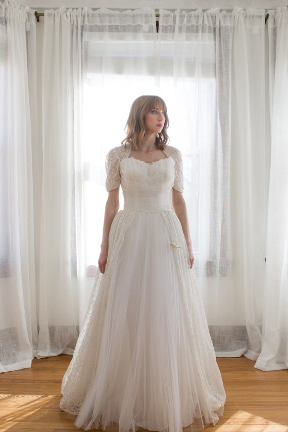 1950's delicate lace and tulle wedding gown with wax … - Gem