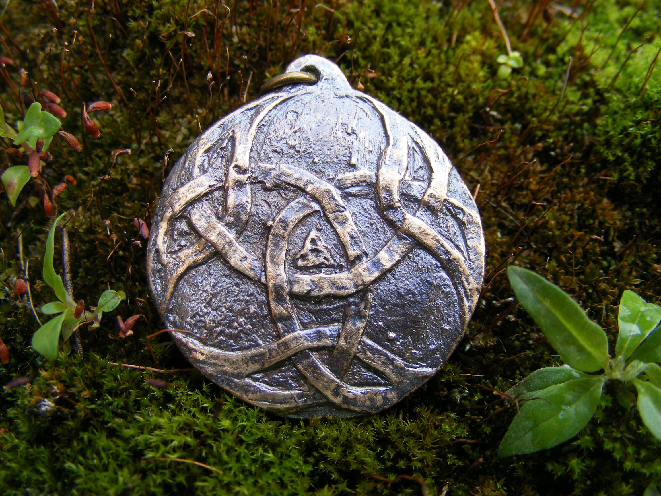Celtic Irish Shield of Lugh Bronze Pendant | Etsy