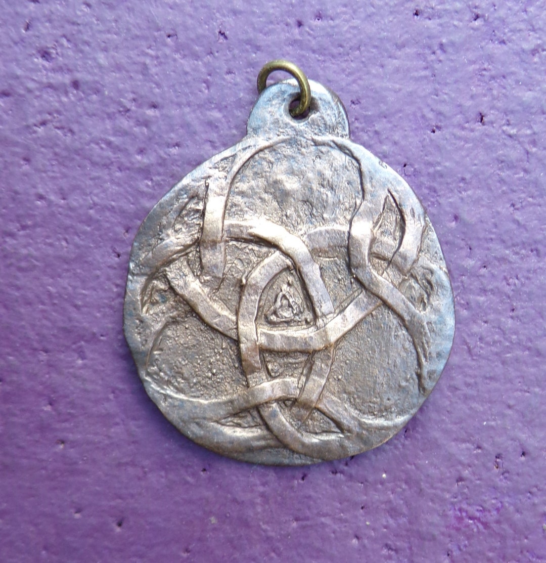 Celtic Irish Shield of Lugh Bronze Pendant - Etsy