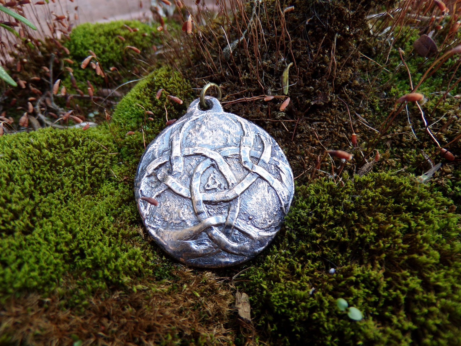 Celtic Irish Shield of Lugh Bronze Pendant - Etsy UK