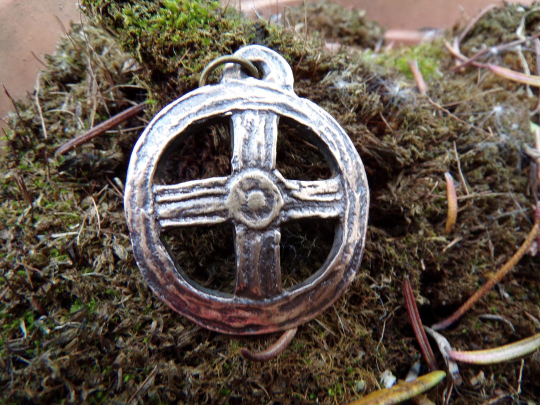 Celtic Sun Cross Wheel of the Year Bronze Pendant - Etsy