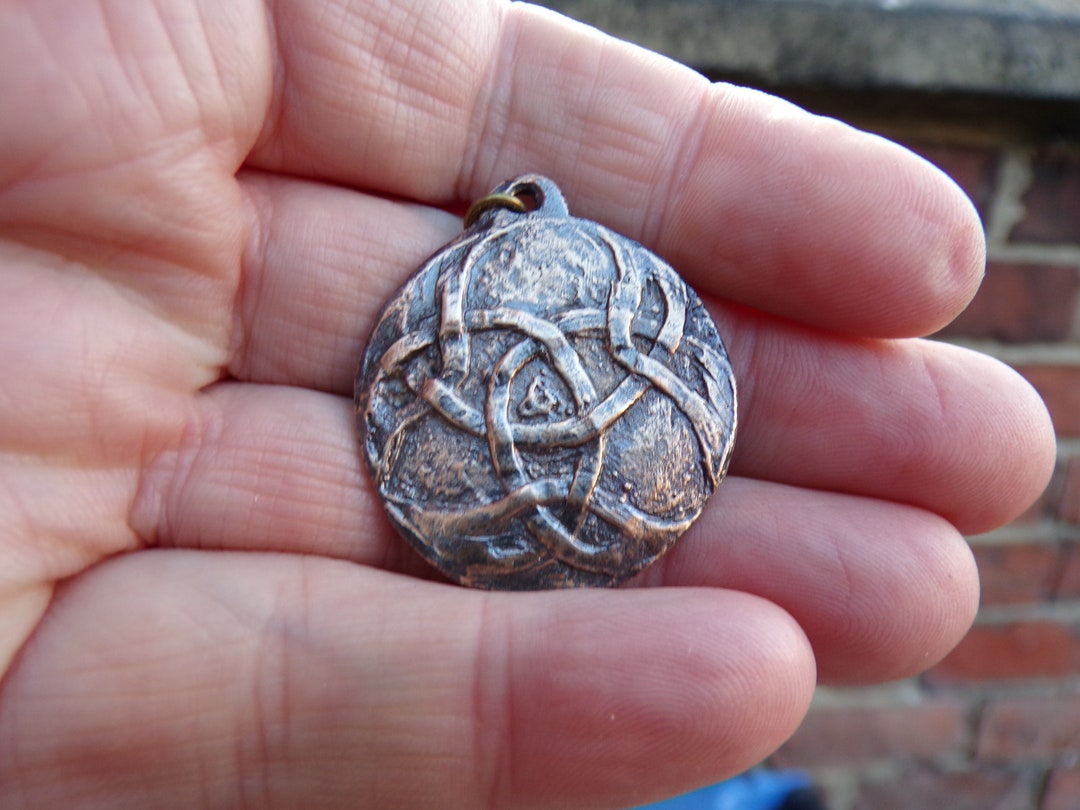 Celtic Irish Shield of Lugh Bronze Pendant - Etsy UK