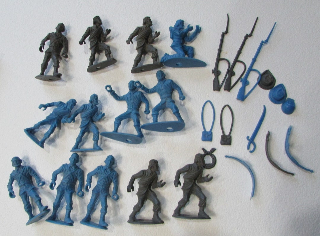 Vintage 13 MPC Plastic Ring Hand Civil War Soldiers and Accessories MPC ...