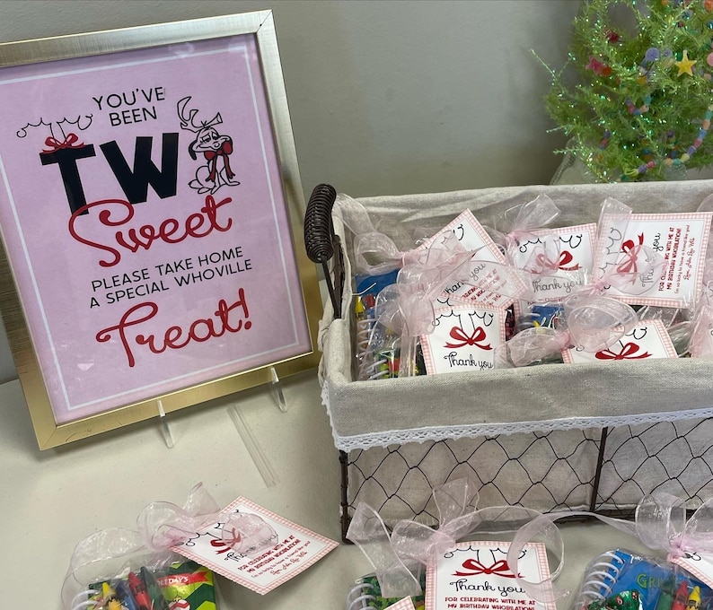 Cindy Lou Who Invitation, Cindy Lou Birthday Invitation, Look Who's ...