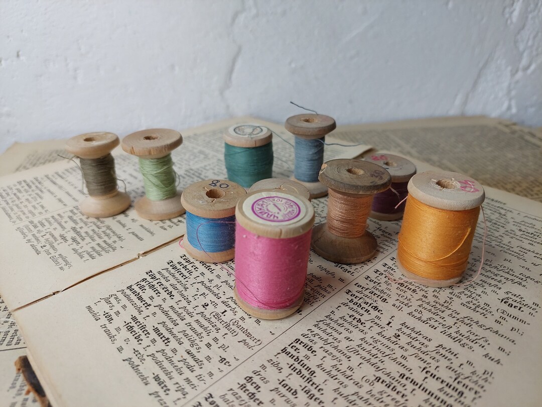 10 Vintage Wooden Spools Sewing Thread Wood Spools Assorted Thread Yarn ...