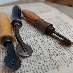 3 Antique Pattern Tracer With Wooden Handle Tracing Wheel Sewing Tool ...