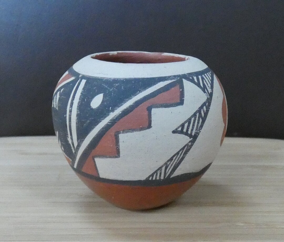 Vintage Native American Pottery Jemez Pueblo Pot Signed L. Toya Hand ...