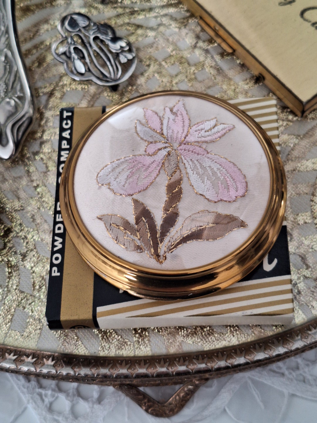 MASCOT Powder Compact Made in England Collectables 1950s Powder Compact ...