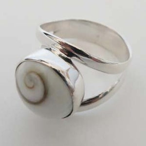 V Leg Silver and Spiral Shell Ring, Koru Shell, Shiva Eye Shell, Good ...