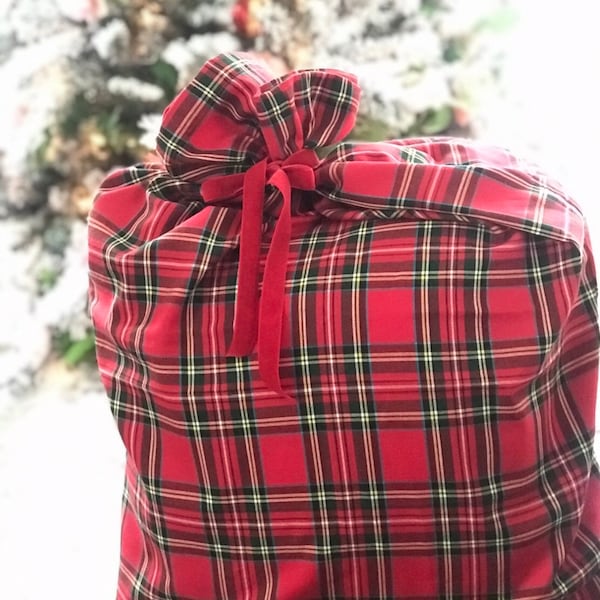 Plaid Gifts - 60+ Gift Ideas for 2024
