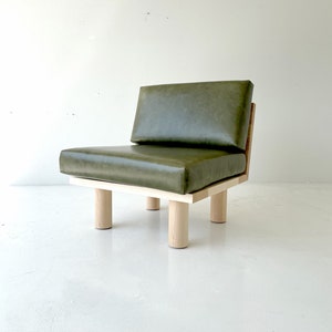 Turned Leg Suelo® Side Chair in Leather and Maple - Etsy