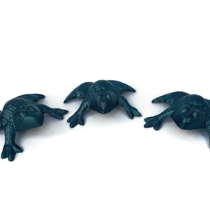 Set of 3 Garden Frogs Metal Paperweight Garden Frog Decor - Etsy
