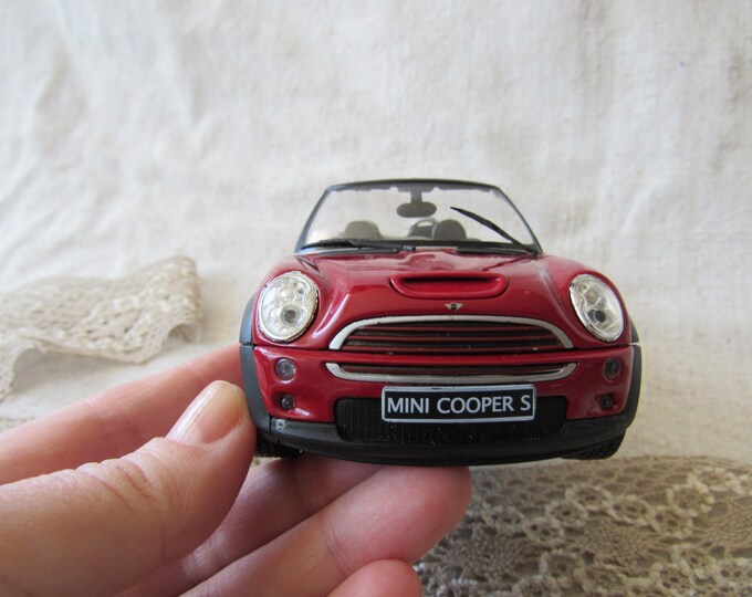 Maisto Mini Cooper Cabrio 1/24 Diecast Model, RED Mini Cooper, Car ...