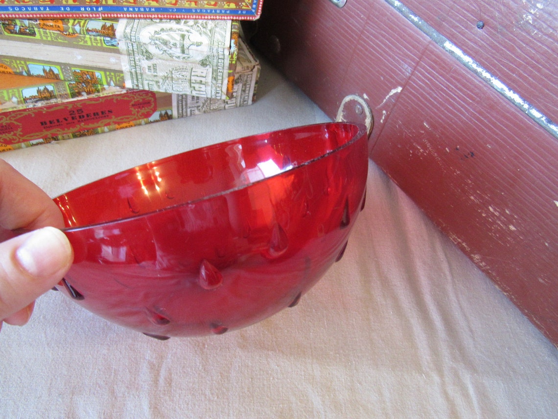 Set of 2 Bright red Plastic bowls vintage strawberry shaped | Etsy